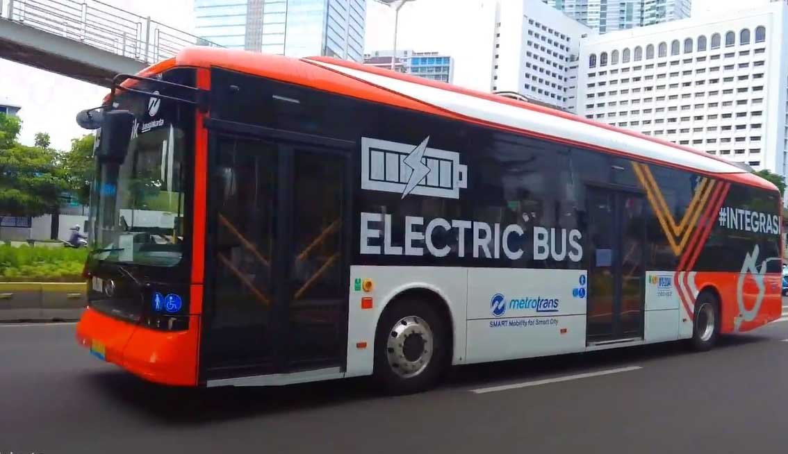 Bus Listrik Lebih Menguntungkan Ketimbang Mobil Listrik | Barisan